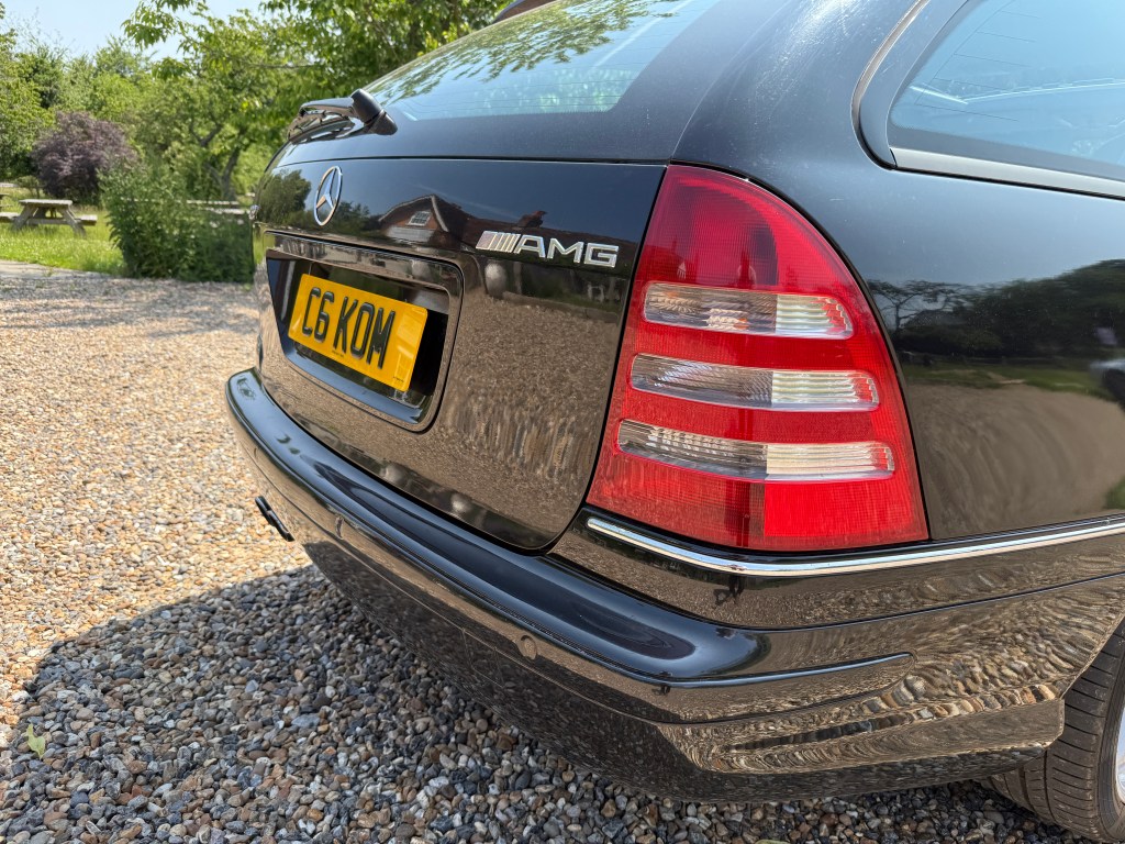 2001 Mercedes C32 AMG estate £11995